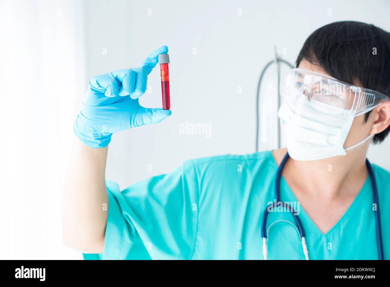 Human blood sample hi-res stock photography and images - Alamy