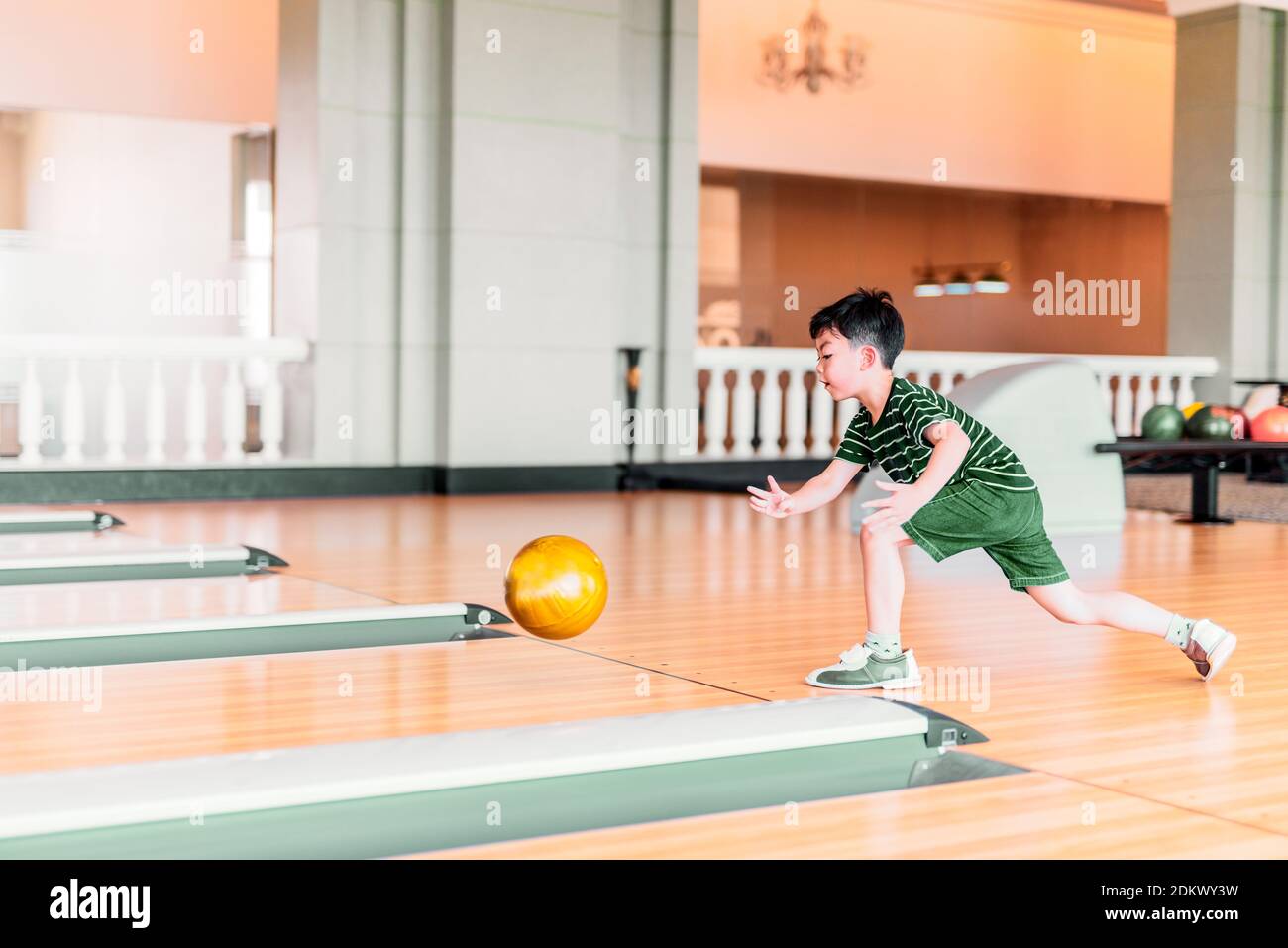 Bowling indian people hi-res stock photography and images - Alamy