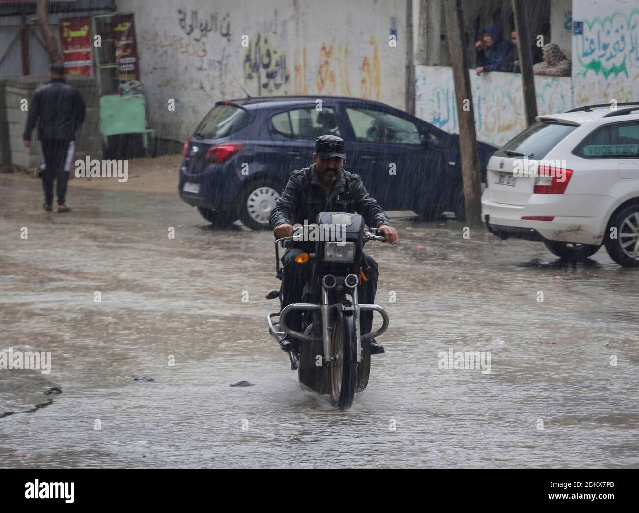 Gaza City, The Gaza Strip, Palestine. 16th Dec, 2020. A Palestinian ...