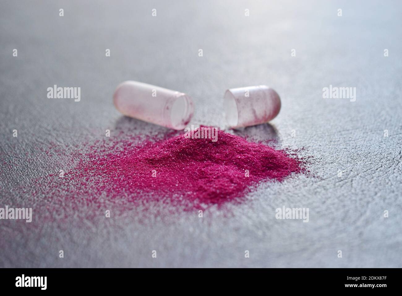 Medicine powder capsule hi-res stock photography and images - Alamy