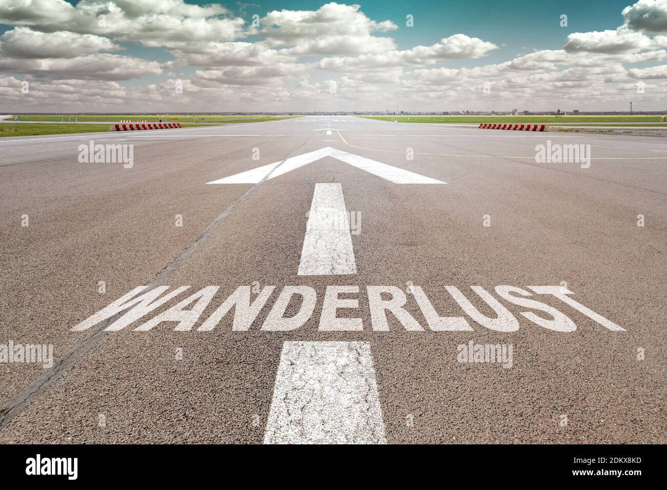 Runway arrow hi-res stock photography and images - Alamy