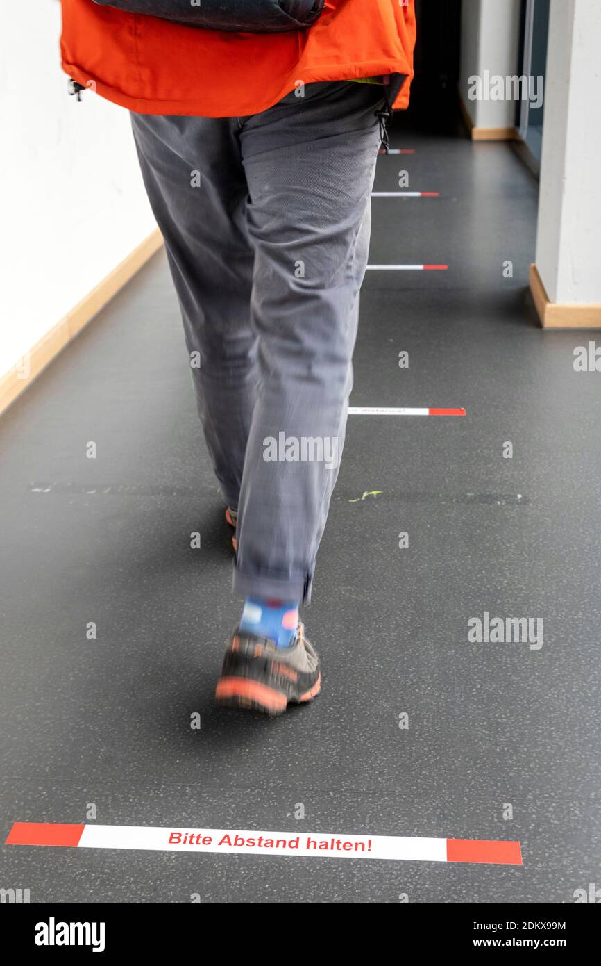 Keep distance - markings in the buildings of the university TU Dortmund ...