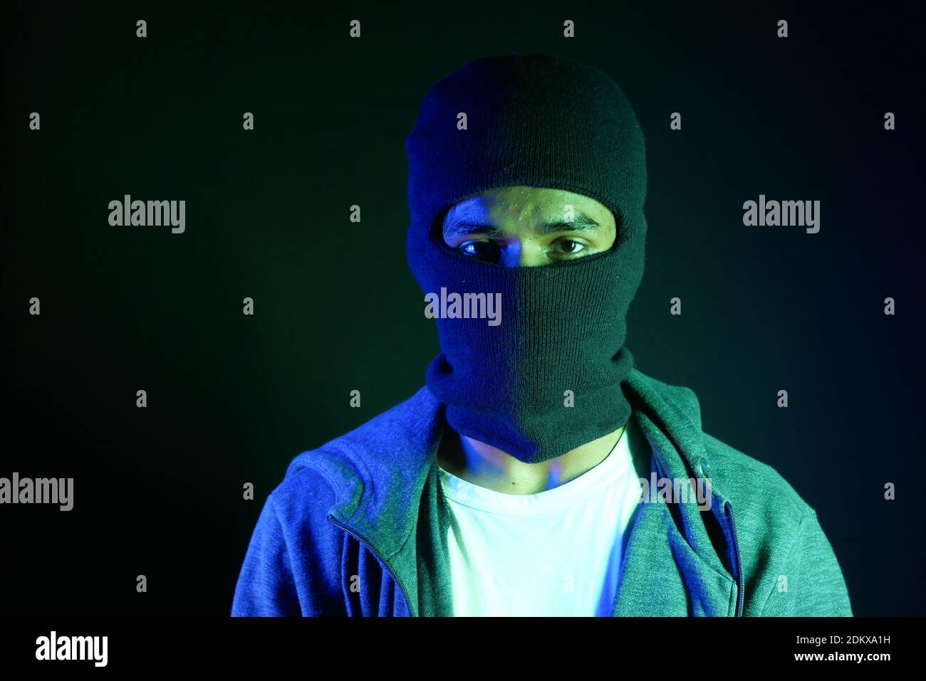 Thief in a mask hi-res stock photography and images - Alamy