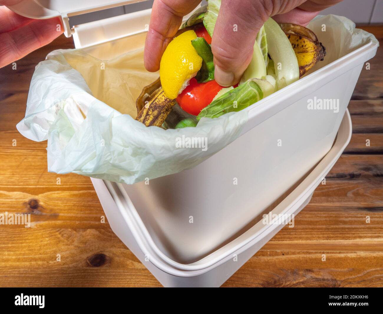 Fruit and vegetable waste hi-res stock photography and images - Alamy