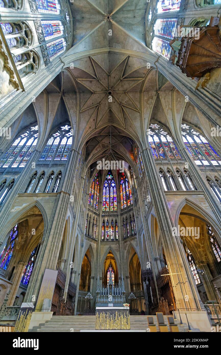 Metz Cathedral (Cathedral of Saint Stephen), France Stock Photo - Alamy
