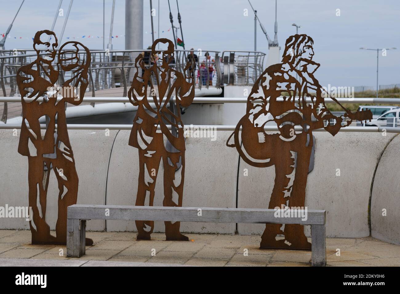 Steel sculpture celebrates three favoured sons of Rhyl next to the Pont ...