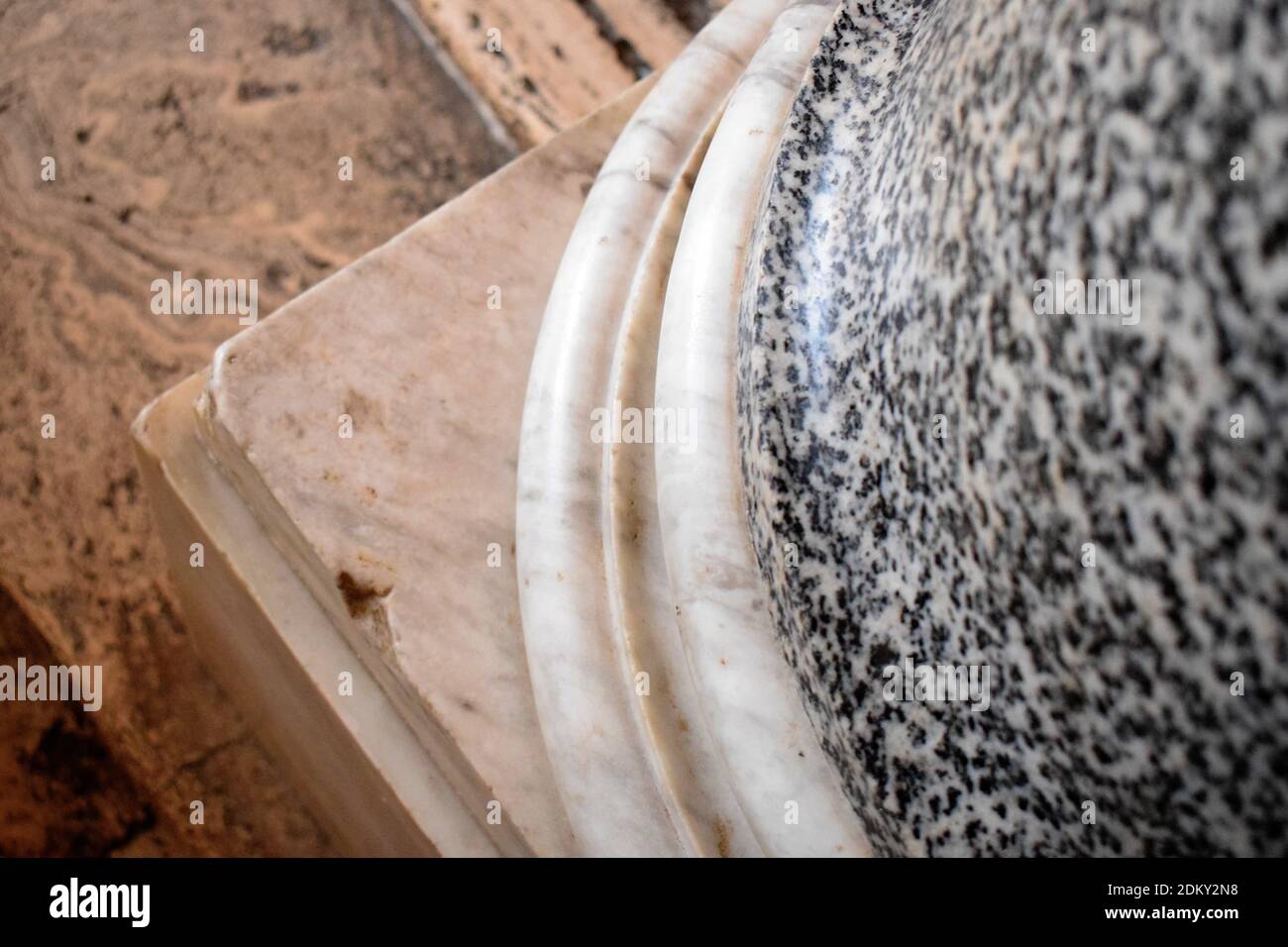 Column foot hi-res stock photography and images - Alamy