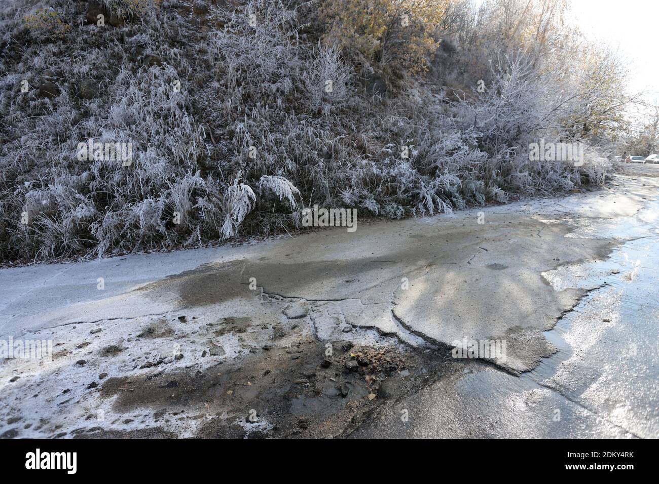 Frosty street hi-res stock photography and images - Alamy