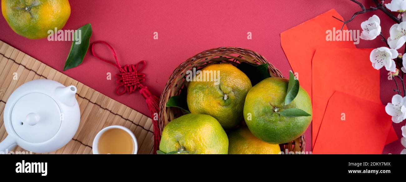 Top view of fresh ripe tangerine mandarin orange with fresh leaves on ...