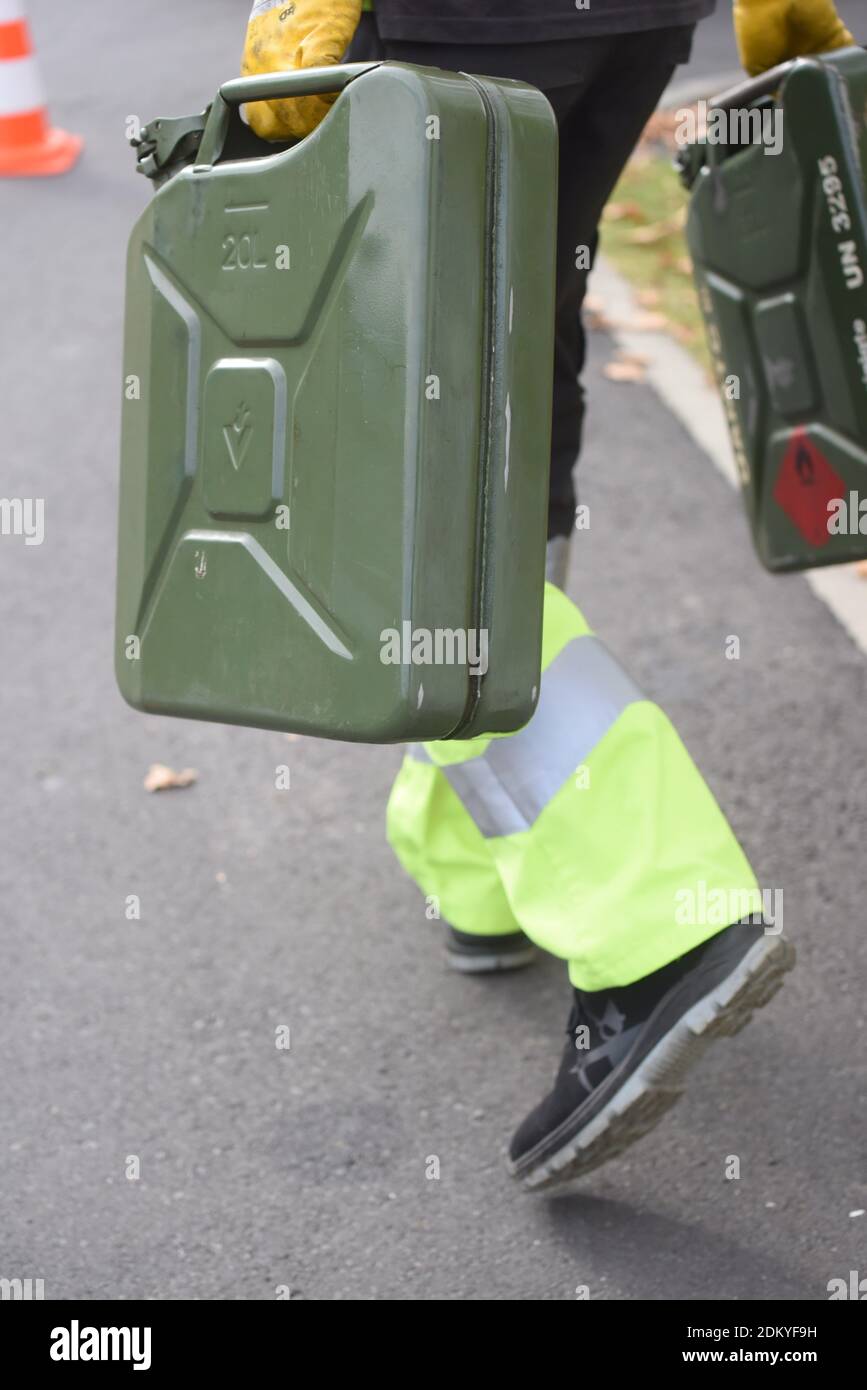 a jerry can for the transportation of fuel in a container Stock Photo ...
