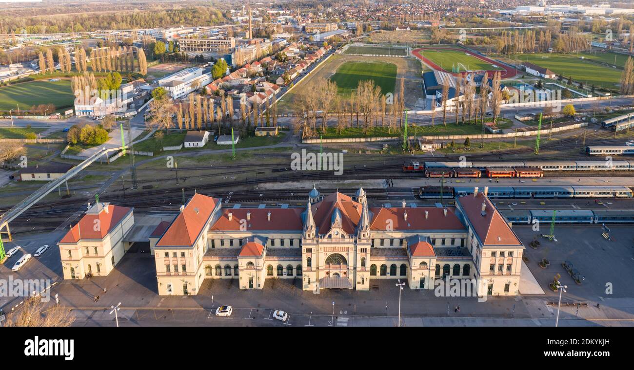 Pecs train station hi-res stock photography and images - Alamy