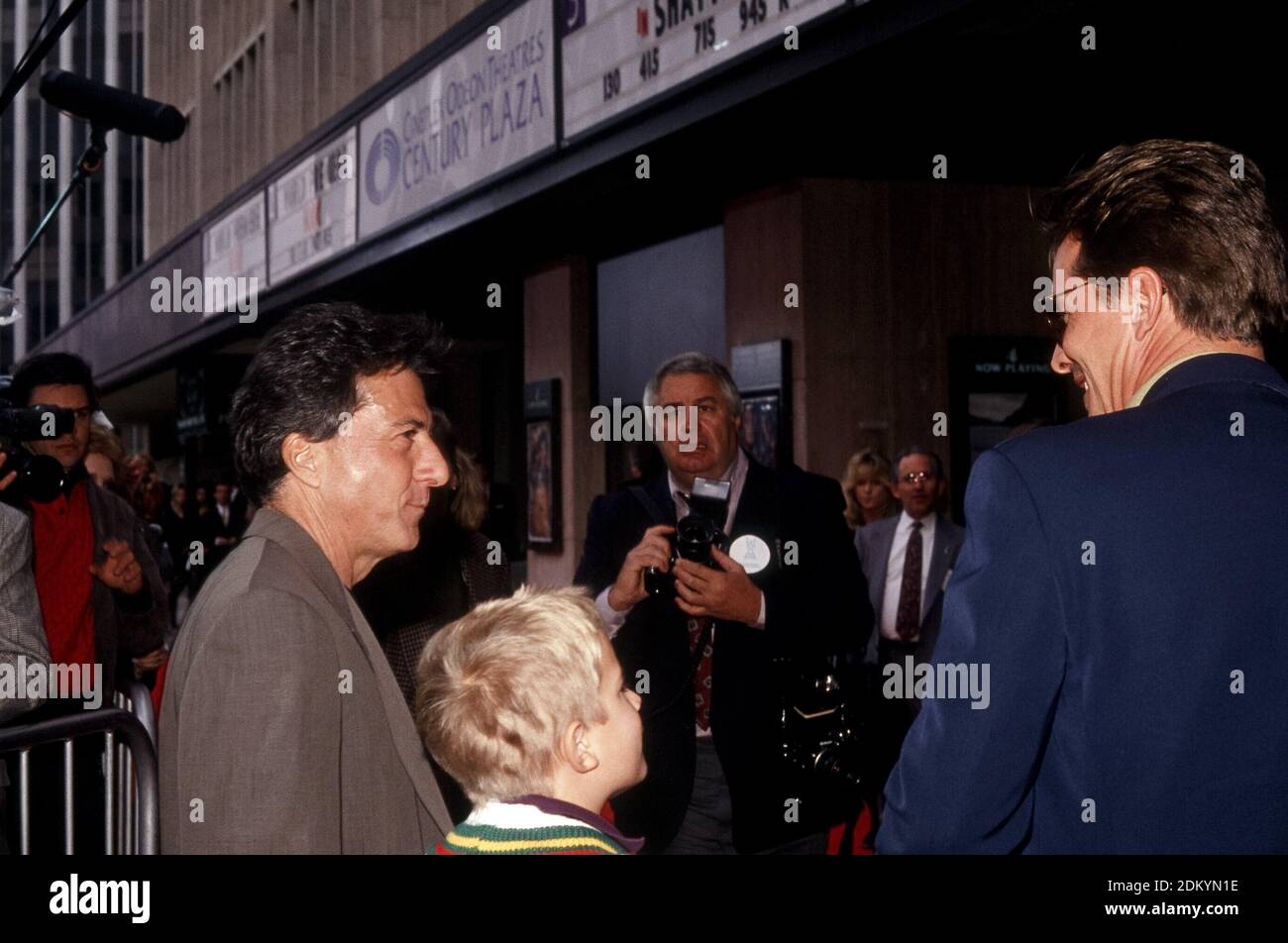 Dustin Hoffman and family at the LA Premiere of "Hook," December 8th ...