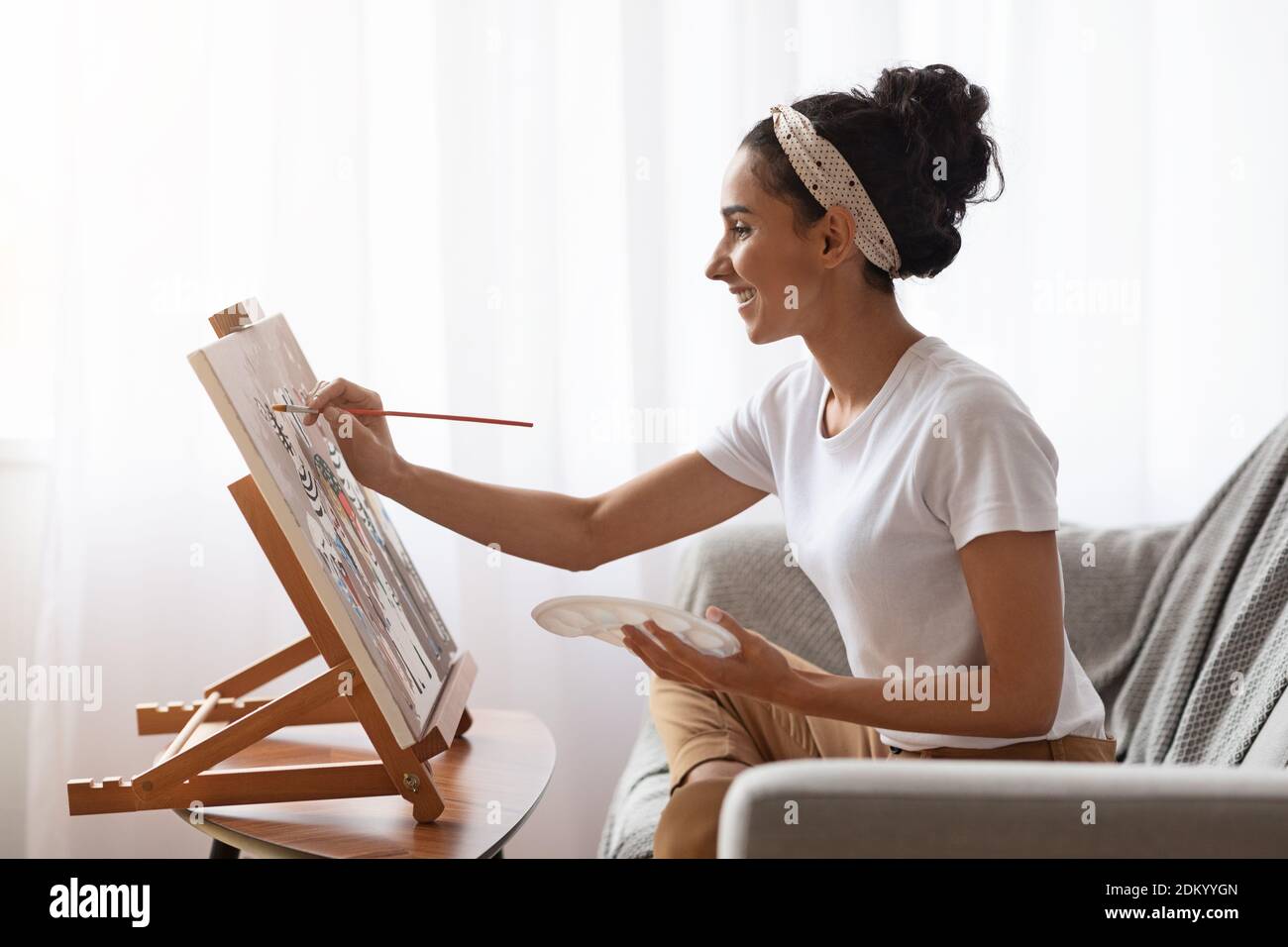 Portrait paintings of smiling hi-res stock photography and images - Alamy