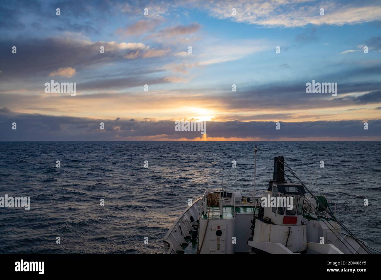Ship during sunset hi-res stock photography and images - Alamy
