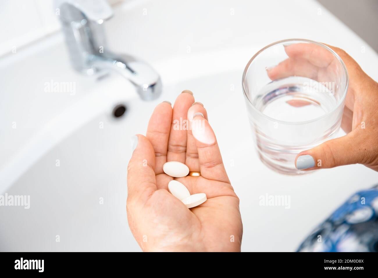 Age medication senior hi-res stock photography and images - Alamy