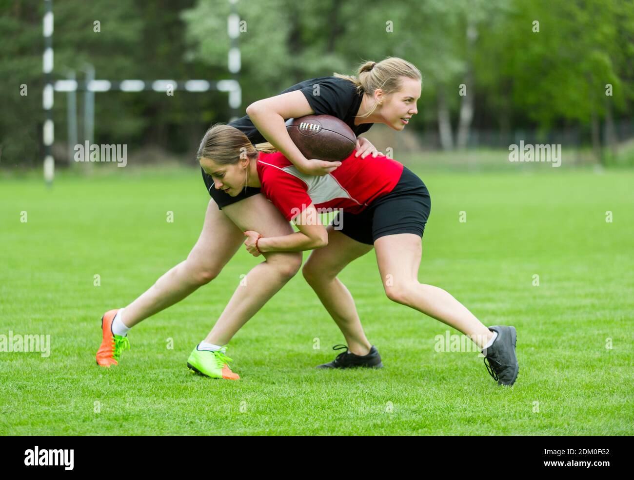 Full length tackling rugby hi-res stock photography and images - Alamy