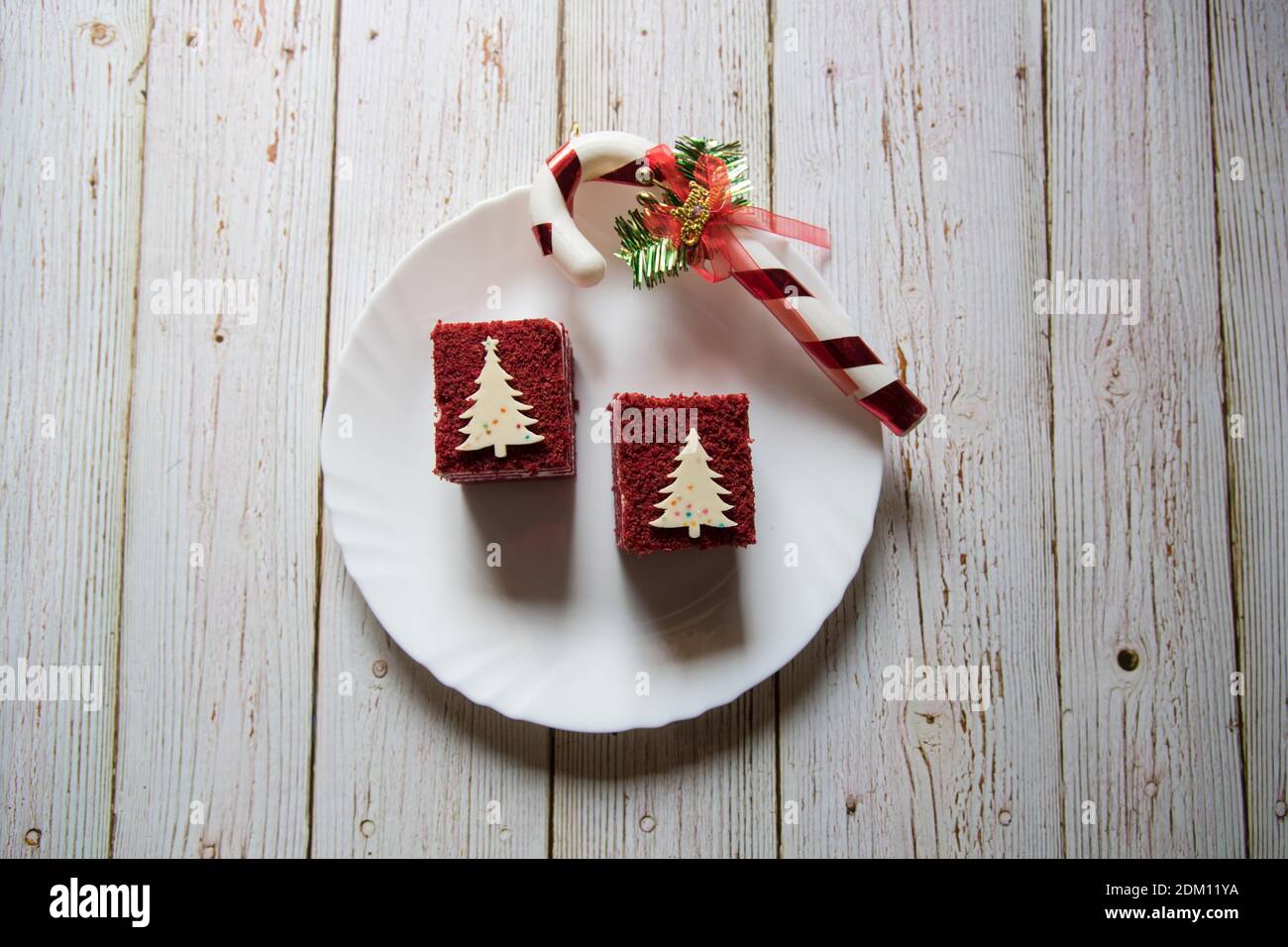 Top view of Red velvet cake Stock Photo - Alamy