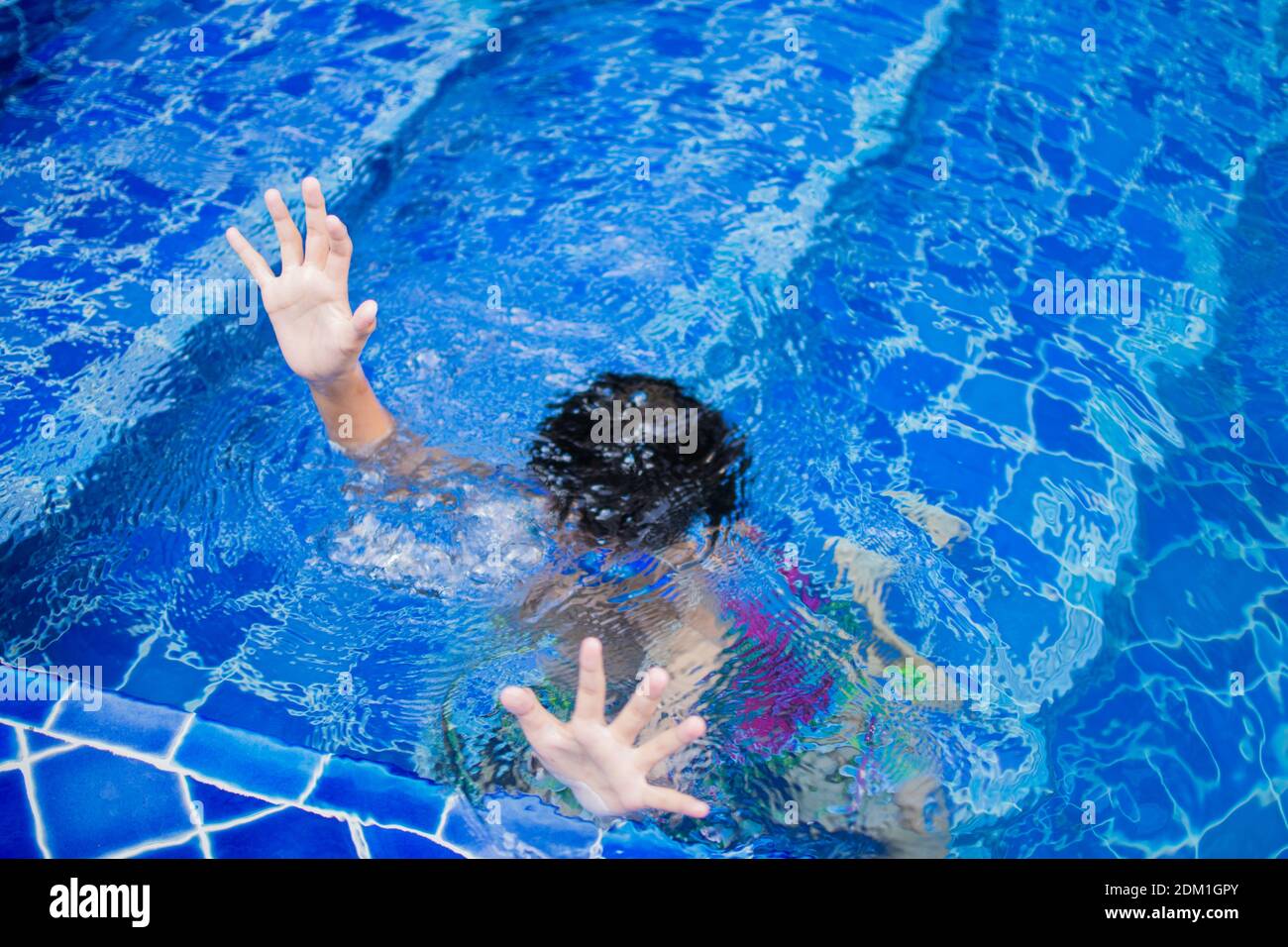 Boy drowning hi-res stock photography and images - Alamy
