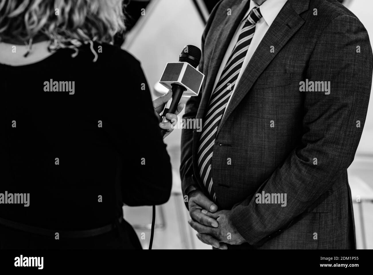 Journalist interview black and white Black and White Stock Photos ...