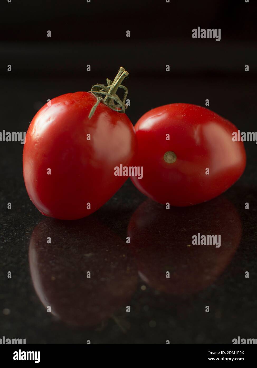 Roma tomatoes hi-res stock photography and images - Alamy