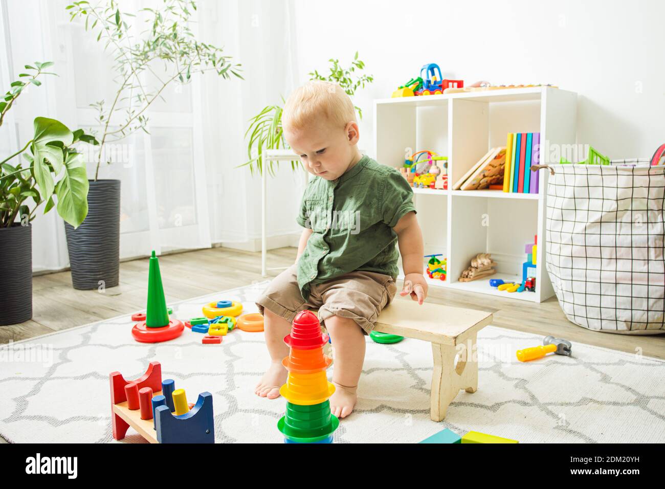 Observation is the key to understand how it works Stock Photo - Alamy