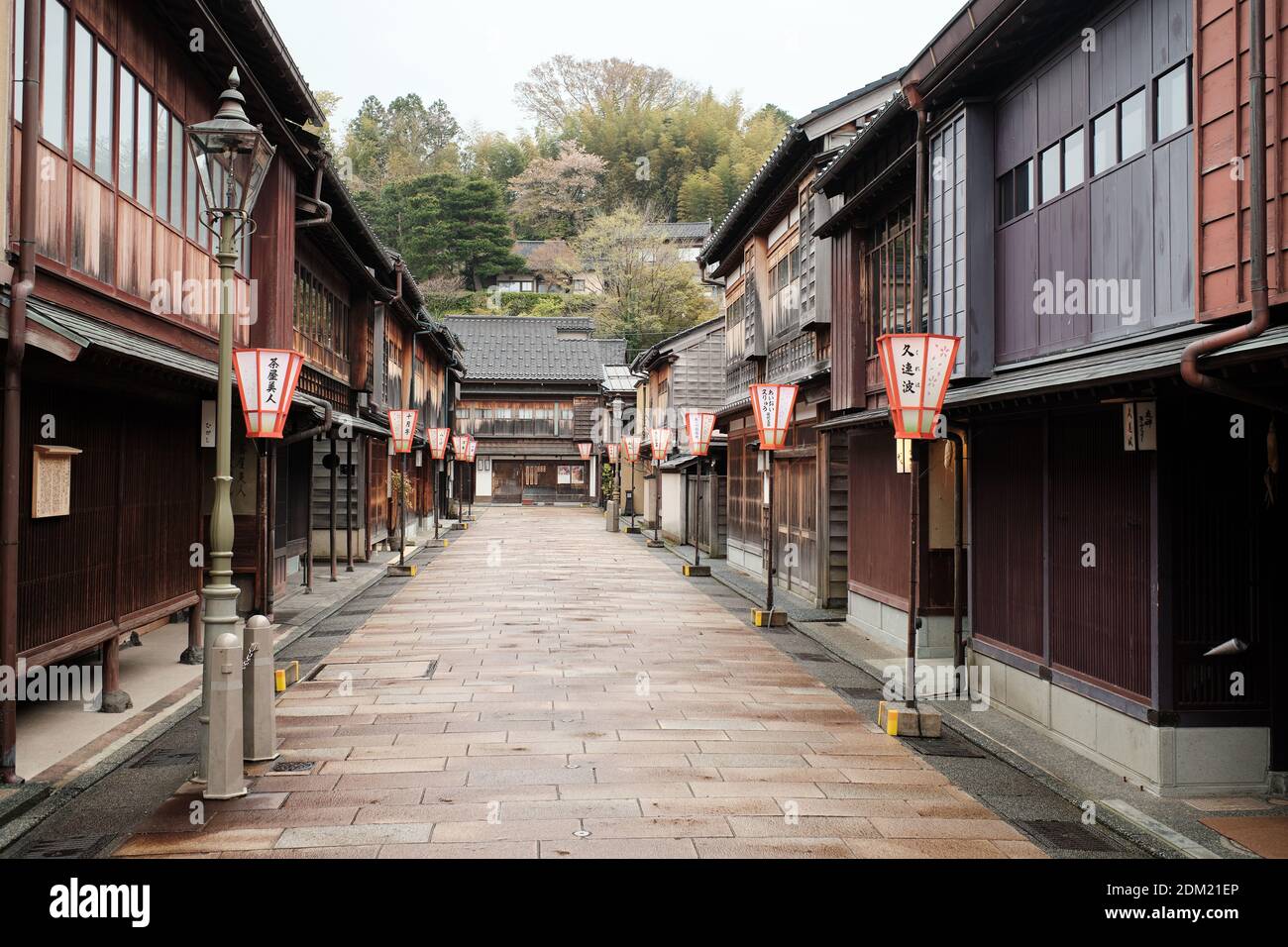 The beautiful wooden houses on an alley captured in Kanazawa, Japan ...