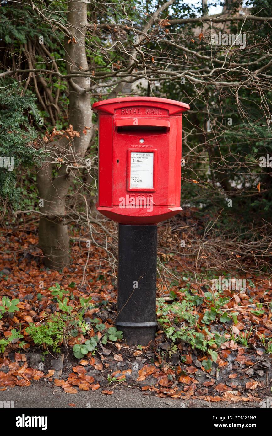 Queen elizabeth mailbox hi-res stock photography and images - Alamy