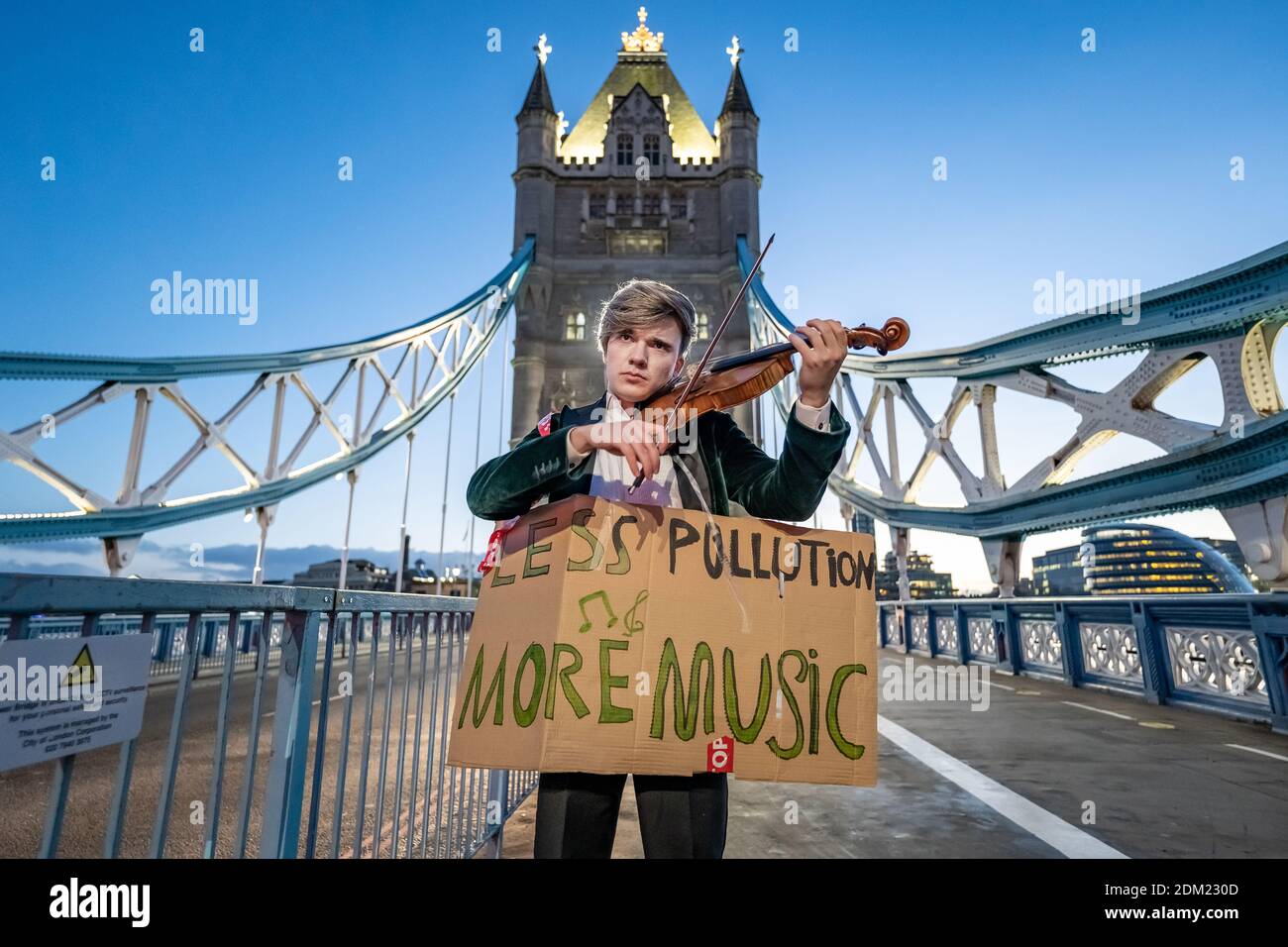 Arts stradivarius hi-res stock photography and images - Alamy