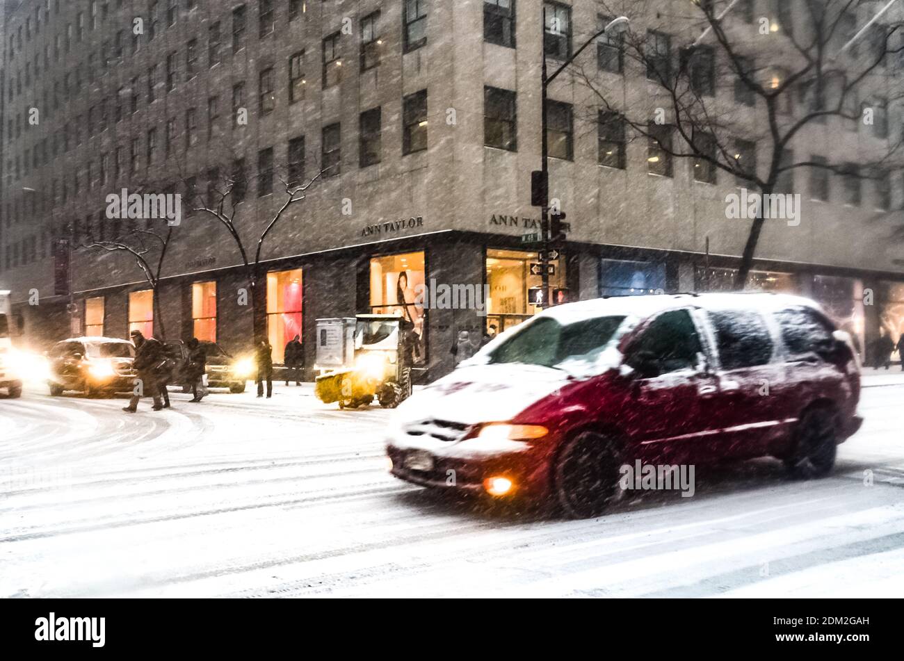 Winter snowstorm blizzard in New York City with heavy snow falling ...
