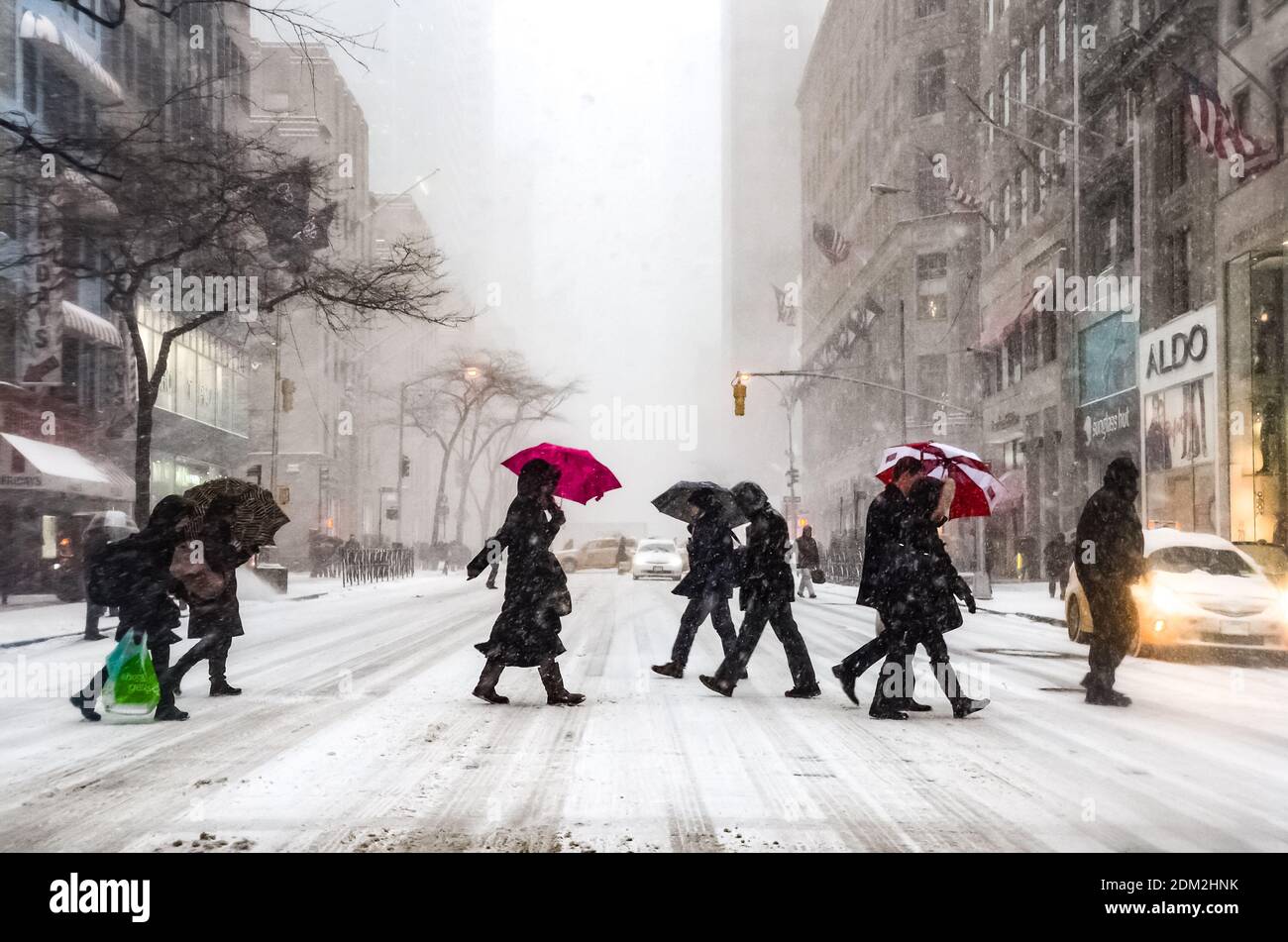 Winter snowstorm blizzard in New York City with heavy snow falling ...
