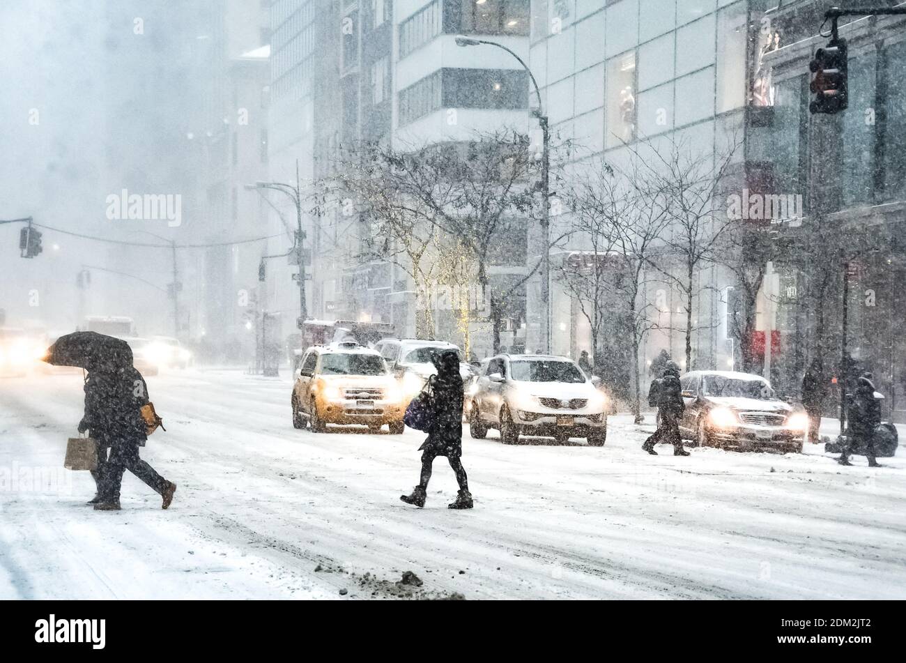 Winter snowstorm blizzard in New York City with heavy snow falling ...