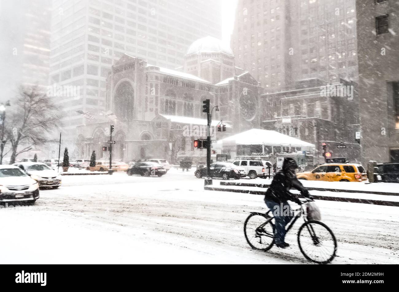 Winter snowstorm blizzard in New York City with heavy snow falling ...
