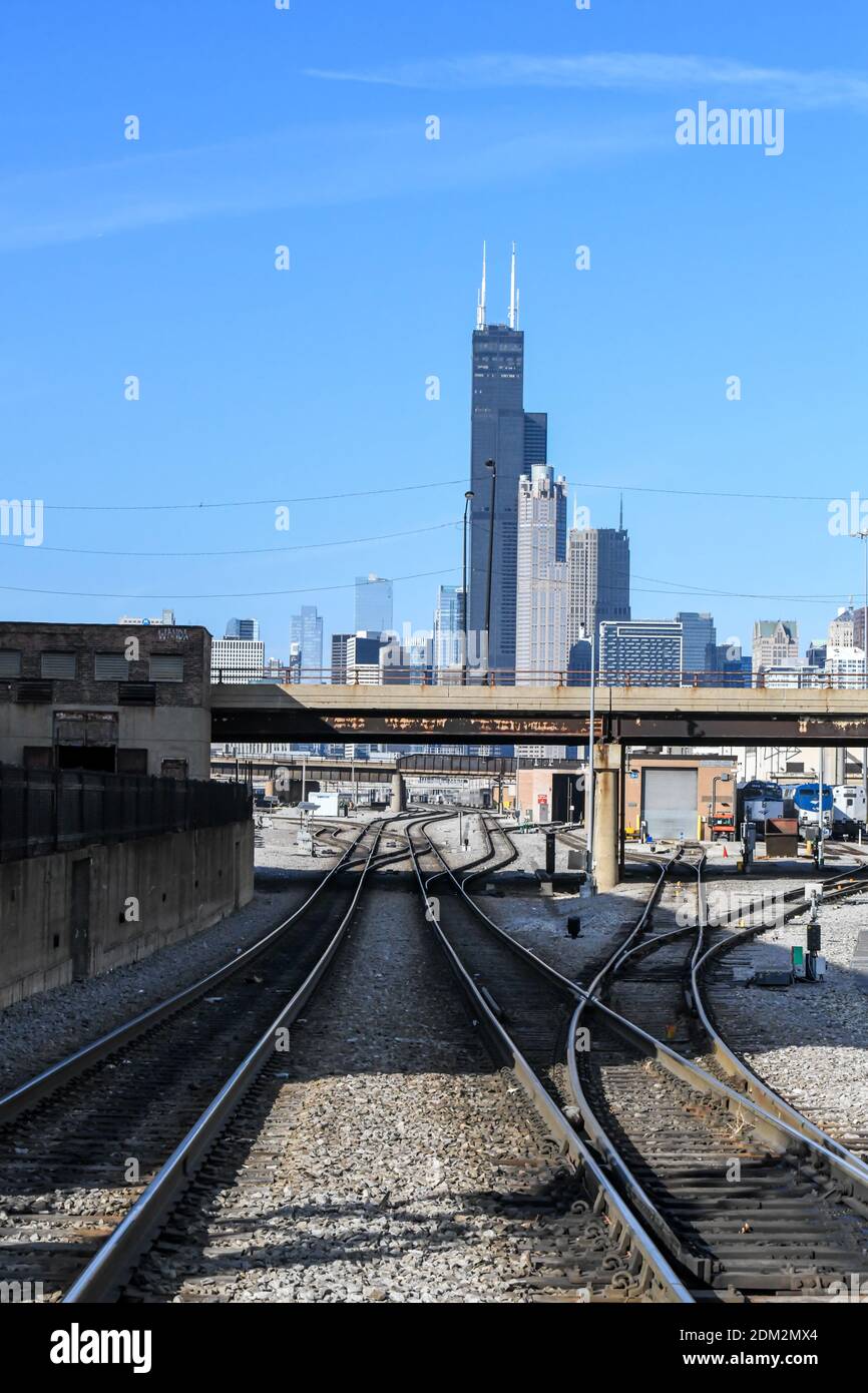 Chicago rail yard skyline hi-res stock photography and images - Alamy