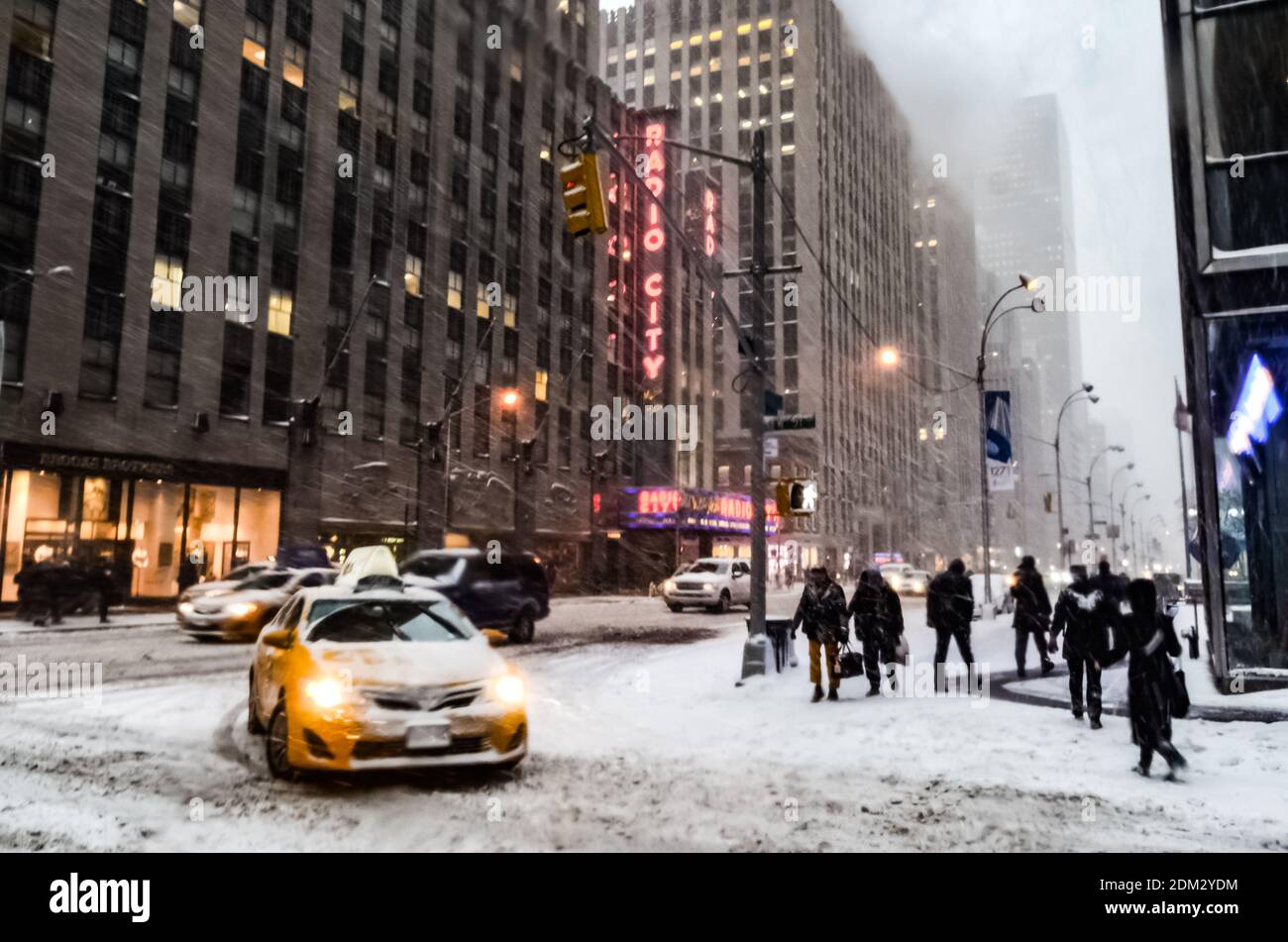 Winter snowstorm blizzard in New York City with heavy snow falling ...