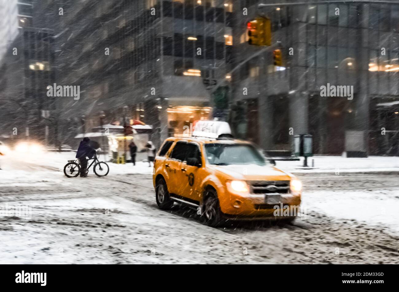 Winter snowstorm blizzard in New York City with heavy snow falling ...