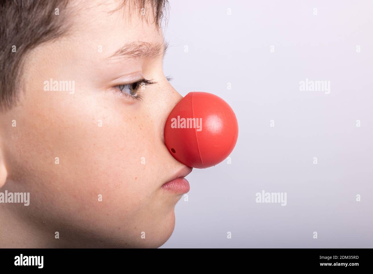 Clown red nose cut out hi-res stock photography and images - Alamy