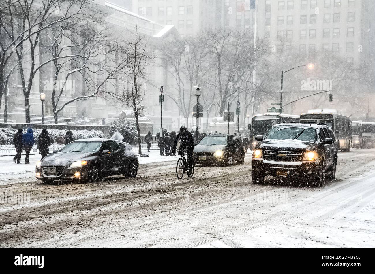 Winter snowstorm blizzard in New York City with heavy snow falling ...