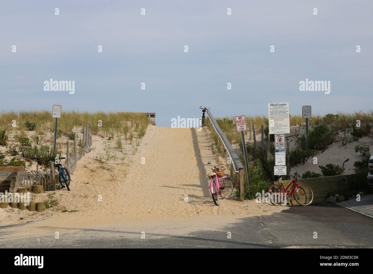 Landscape view of a beach in Long Beach Island in the middle of the ...
