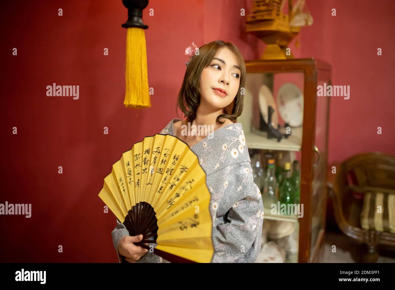 Indian hand holding fan indian hi-res stock photography and images - Alamy