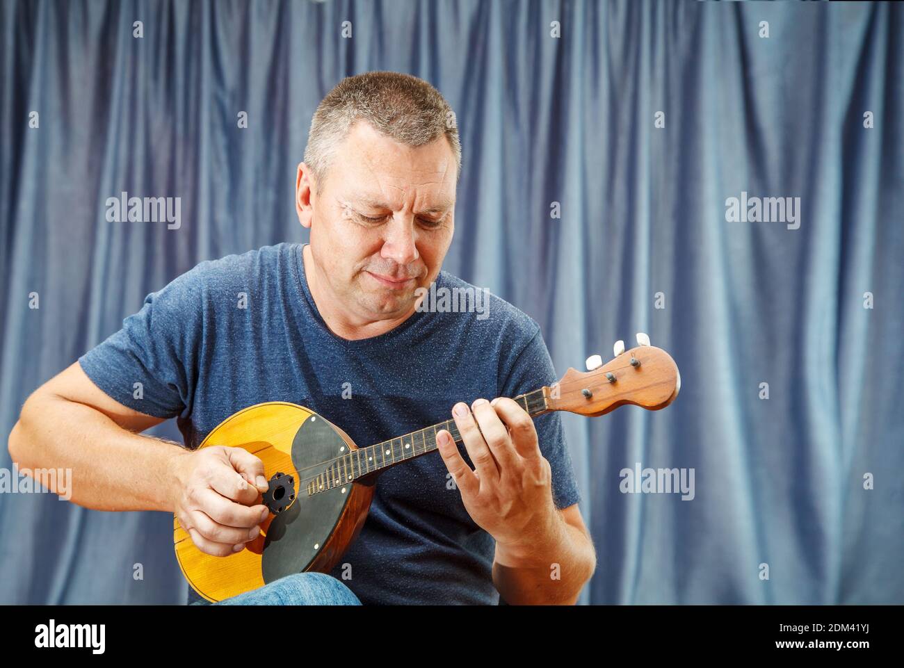 Man Playing Mandolin High Resolution Stock Photography and Images - Alamy