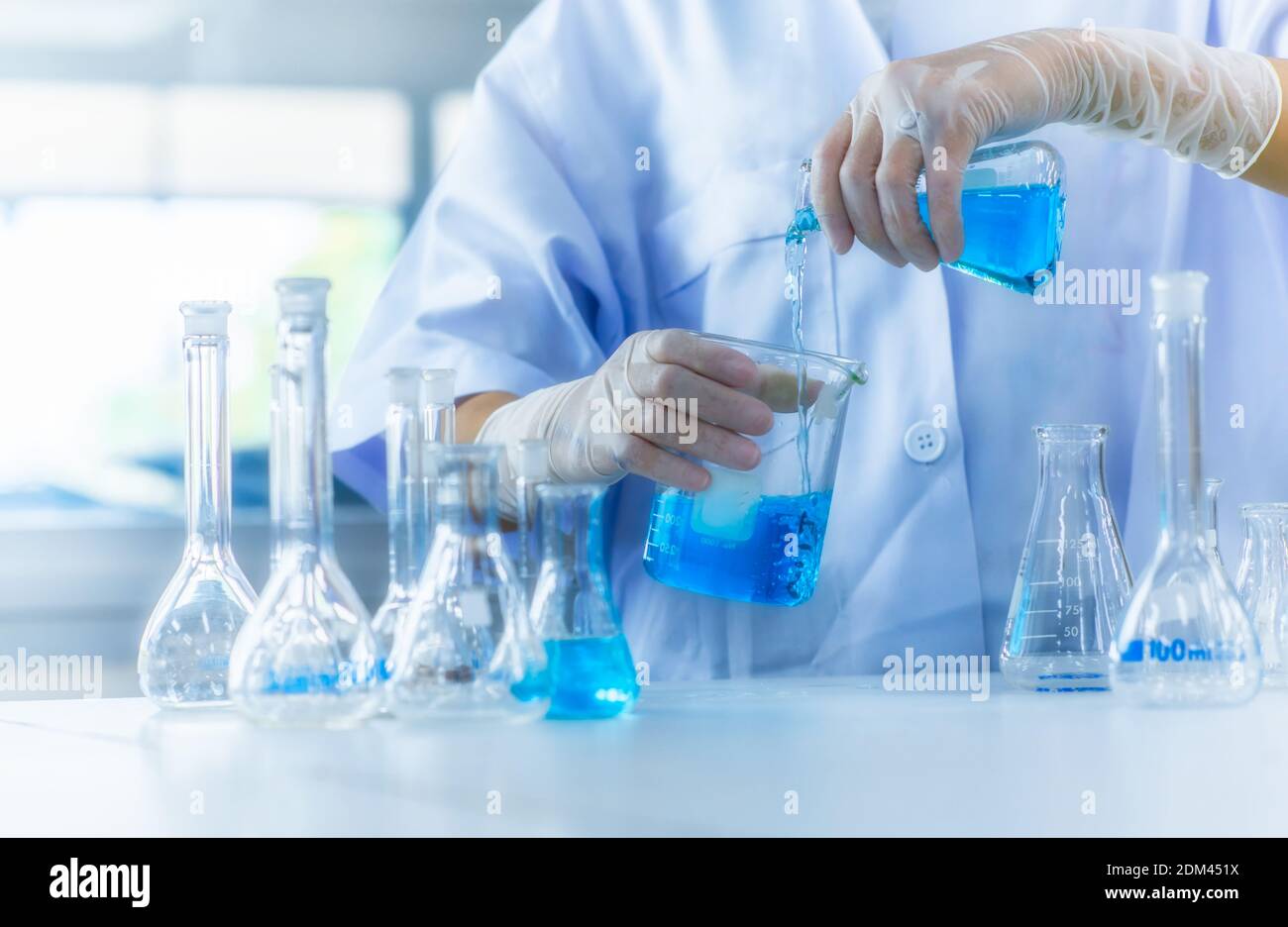 Conical flask lab close hi-res stock photography and images - Alamy