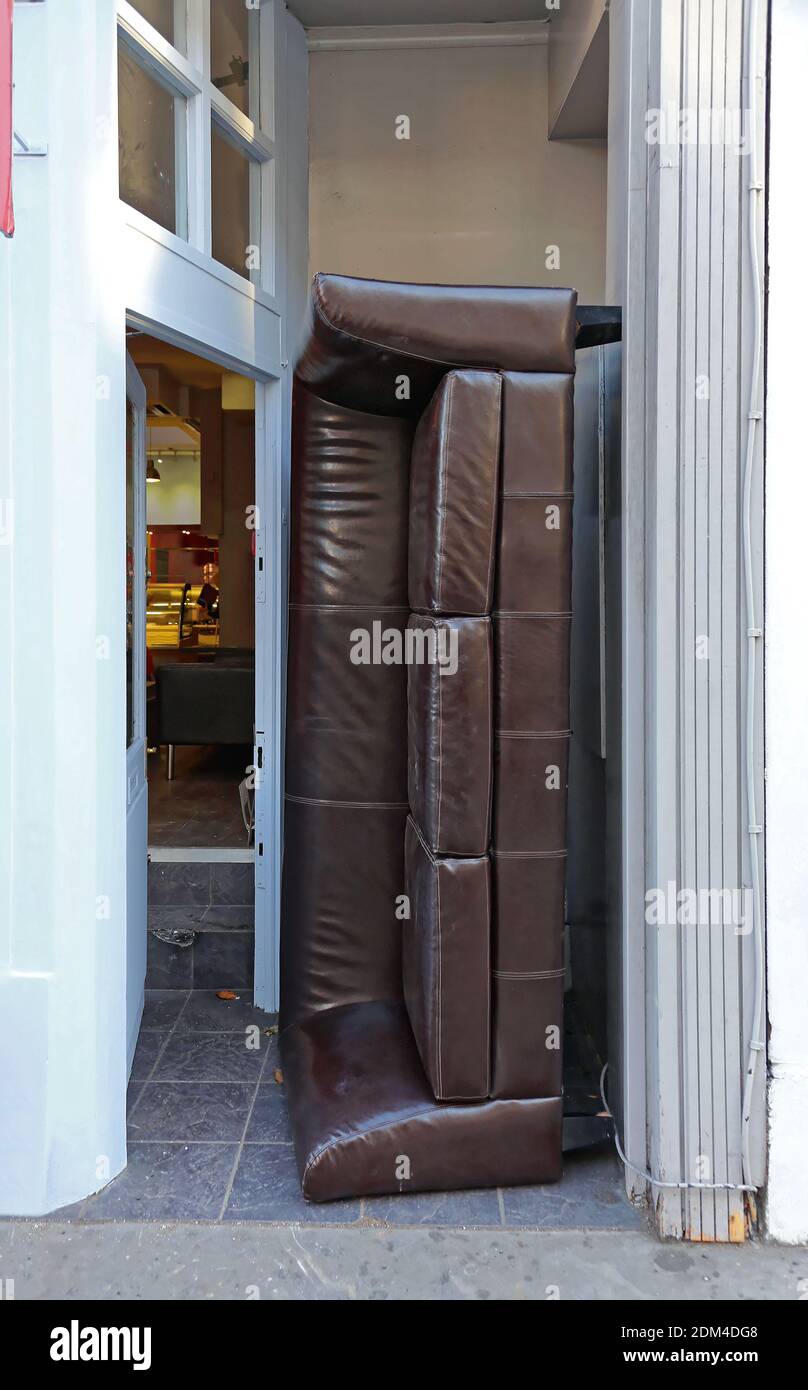 Sofa removal hi-res stock photography and images - Alamy