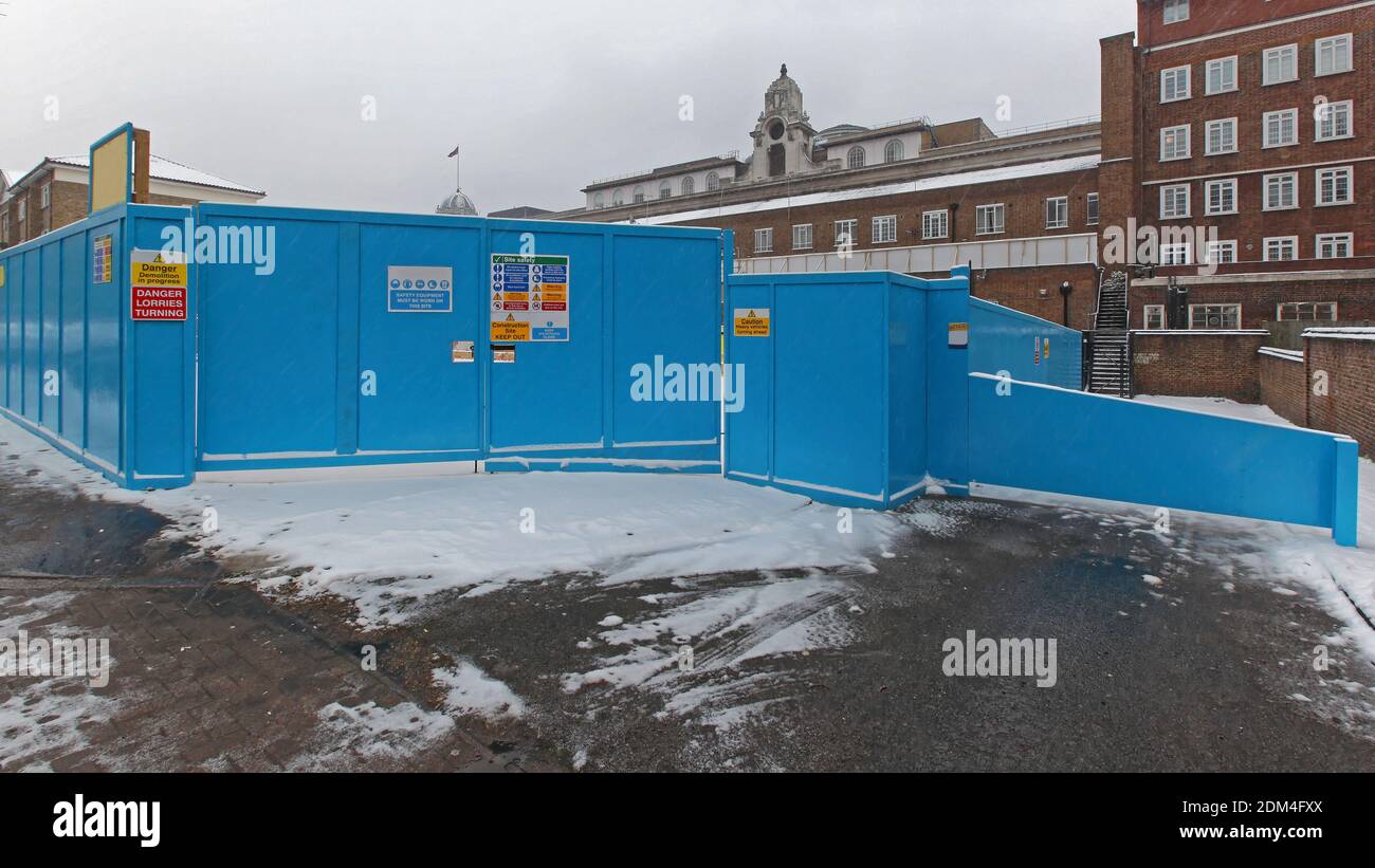 Safety Warning Signs at Construction Site Gate Fence Stock Photo - Alamy