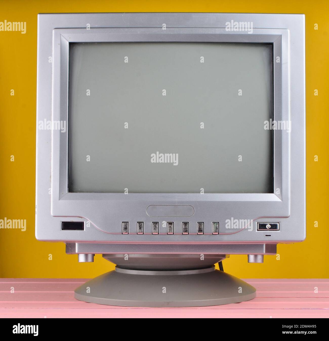 Vintage retro tv from 80s hi-res stock photography and images - Alamy