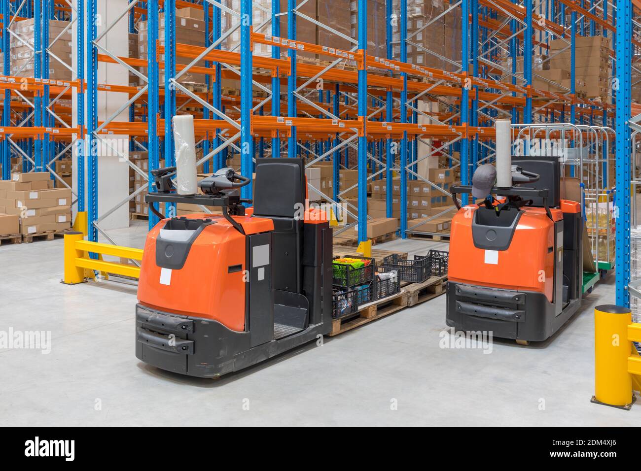 Order picker hi-res stock photography and images - Alamy