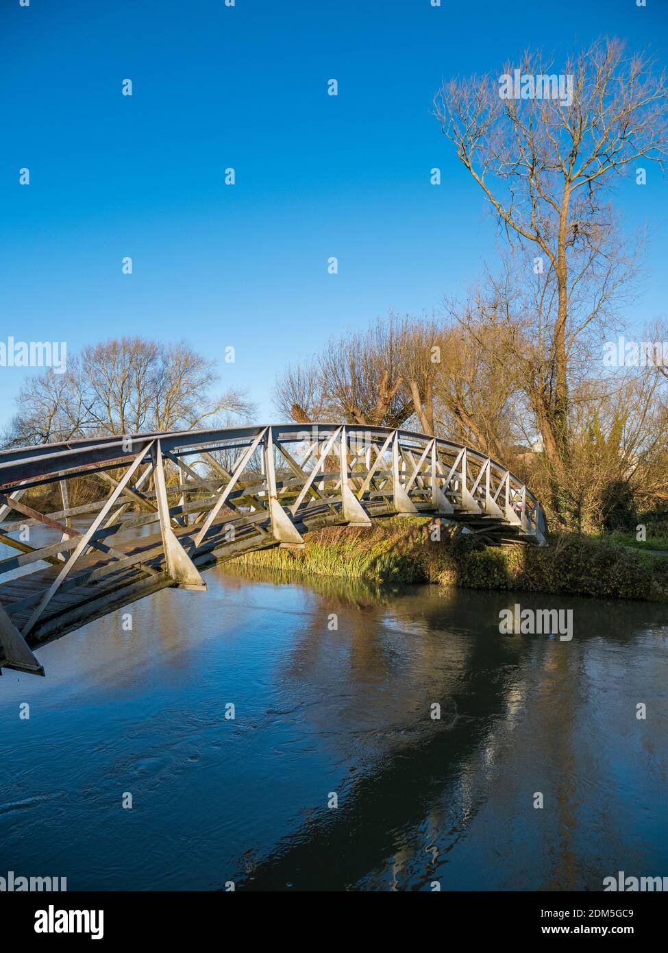 Thames_path hi-res stock photography and images - Alamy