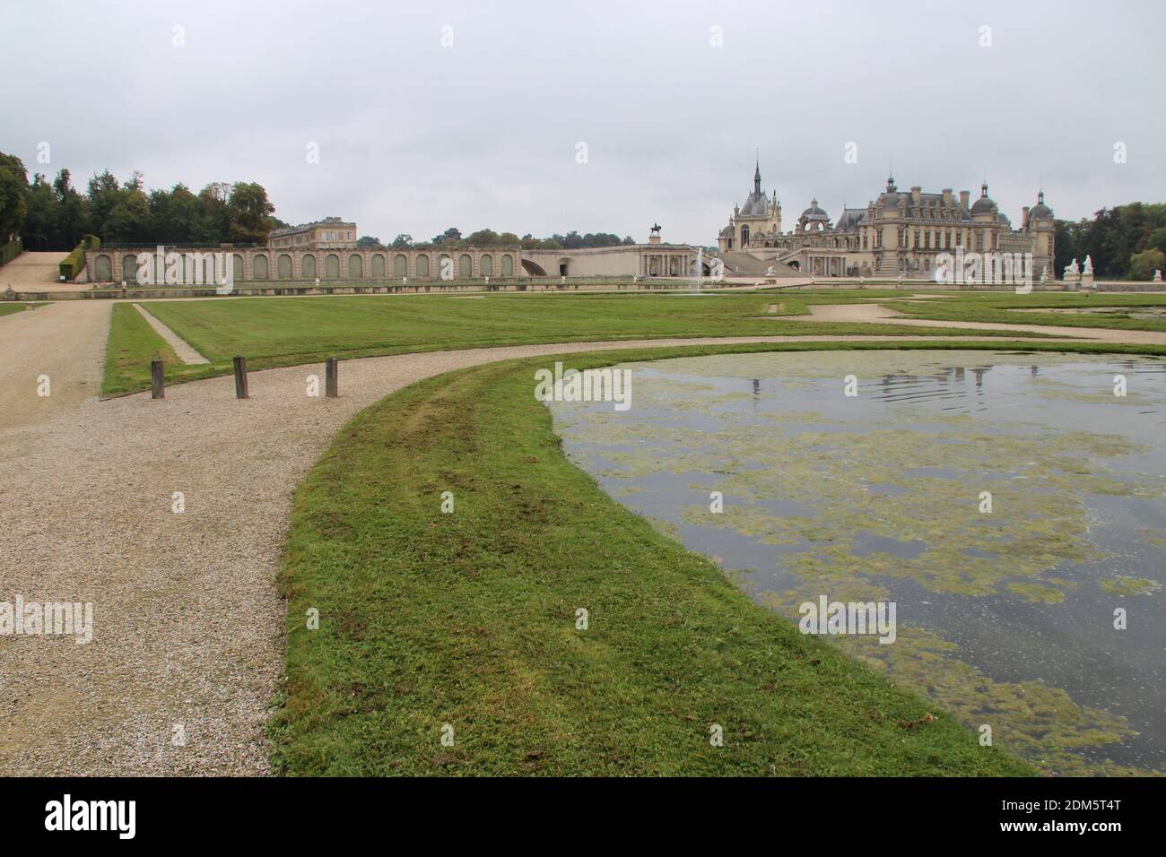 Chantilly castle garden hi-res stock photography and images - Alamy