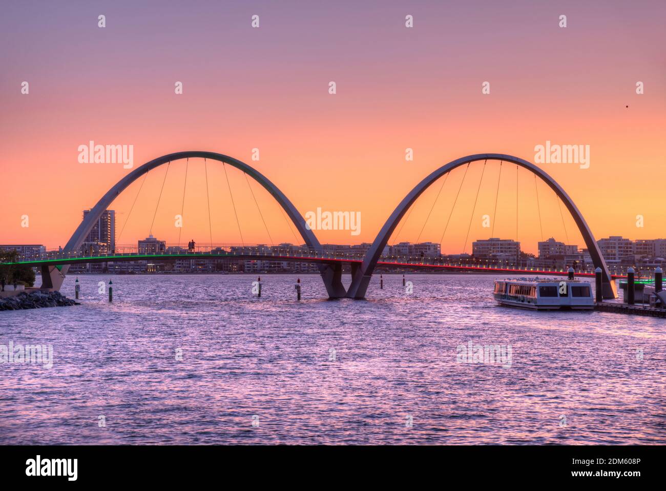 Elizabeth quay bridge at night hi-res stock photography and images - Alamy