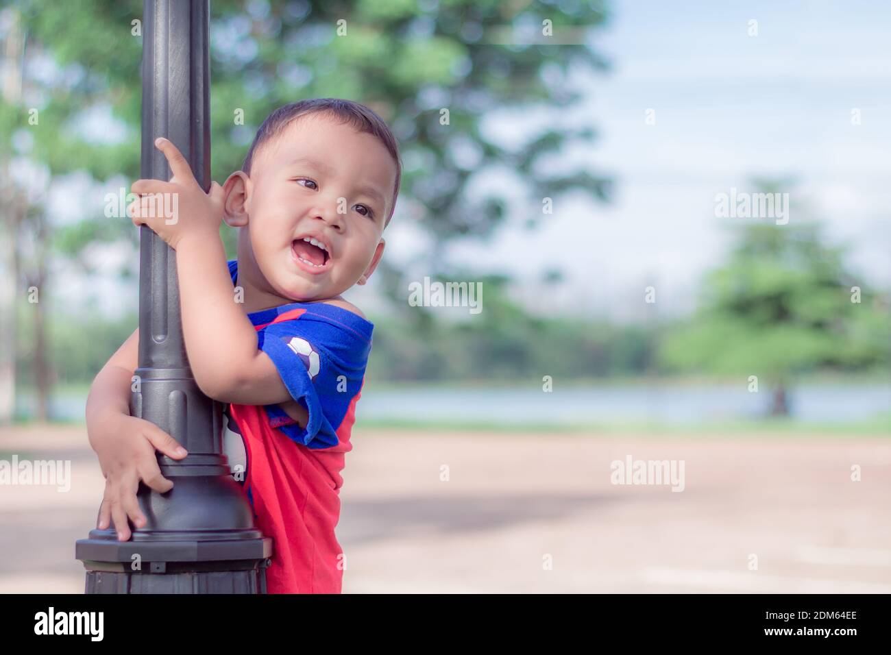 Indian boys playing and hugging hi-res stock photography and images - Alamy