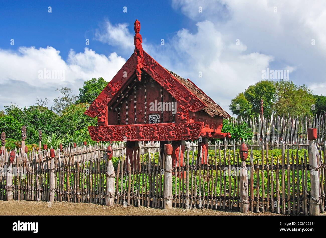 Carved Maori storehouse, Te Parapara Maori Garden, Hamilton Gardens ...